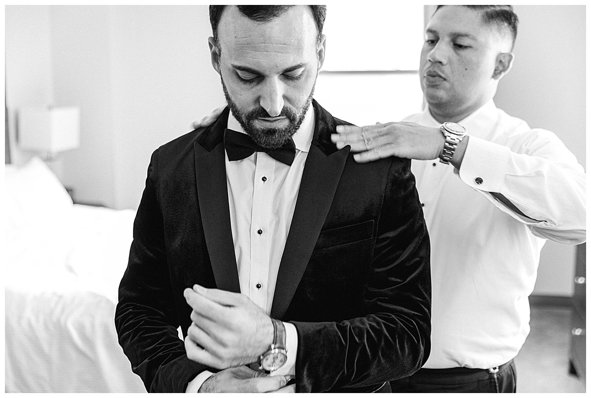 Classic and Chic Detroit Wedding | Jamie & Anthony - aliciafrances.com