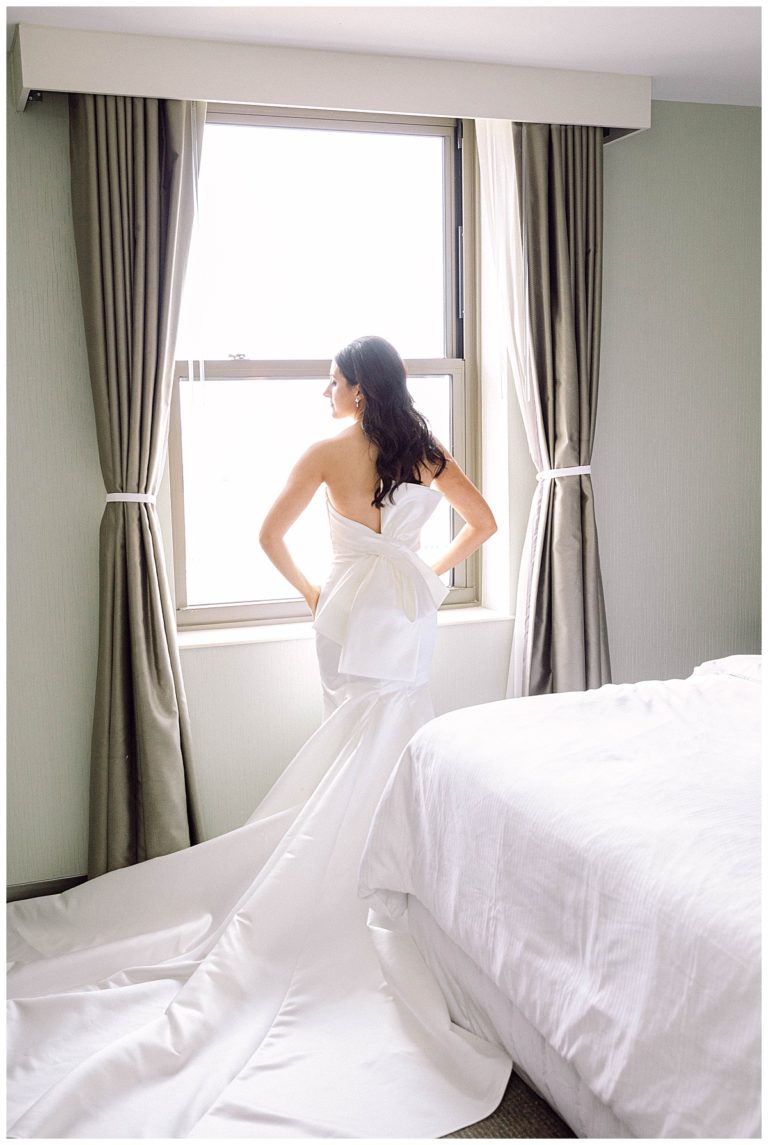 Classic and Chic Detroit Wedding | Jamie & Anthony - aliciafrances.com